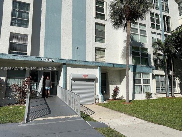 17560 Atlantic Blvd Apt 405, Sunny Isles Beach, FL 33160