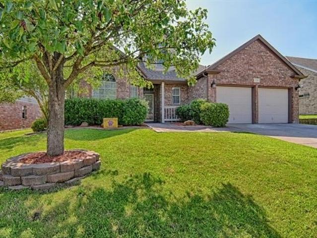 1756 Hidden Brook Dr, Grand Prairie, TX 75050