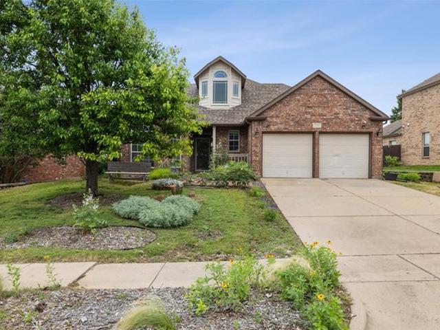 1756 Hidden Brook Dr, Grand Prairie, TX 75050