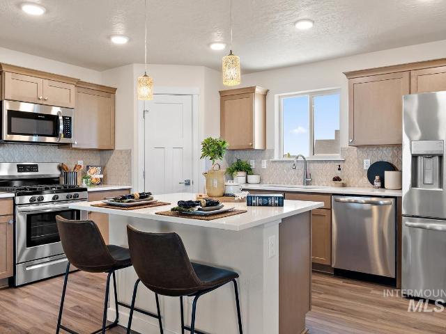 17581 Moon Ridge Pl