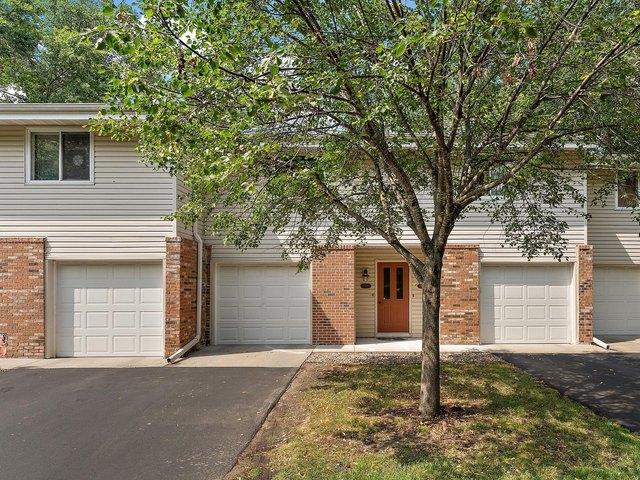 17587 Pond Cir, Eden Prairie, MN 55346