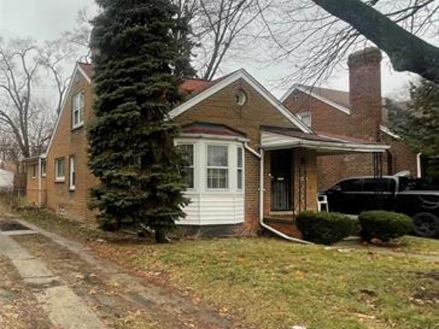 17587 Strathmoor Street