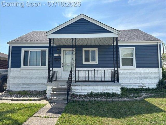17588 Quarry St, Riverview, MI 48193