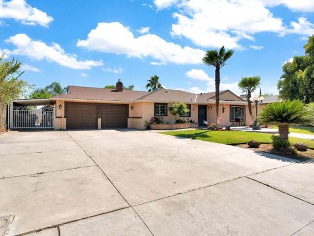 1758 Barstow Ave, Clovis, CA 93611