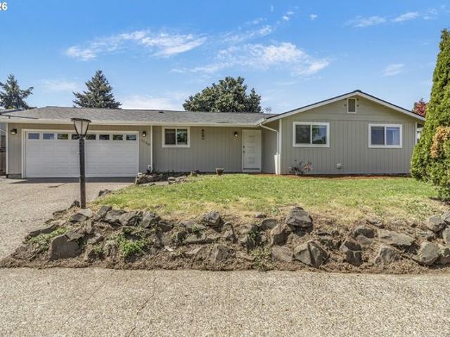 1758 Rainbow Dr, Springfield, OR 97477