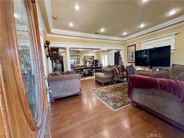 1758 W 51st Street