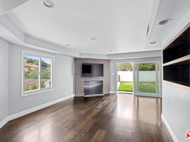 1759 N Beverly Drive