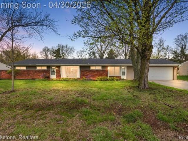 1759 Ashstan Dr, Walled Lake, MI 48390