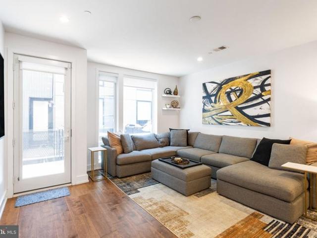 1759 Waterloo St, Philadelphia, PA 19122
