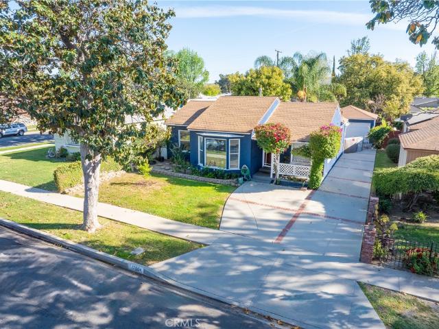 17504 Hamlin St, Lake Balboa, CA 91406 | Compass