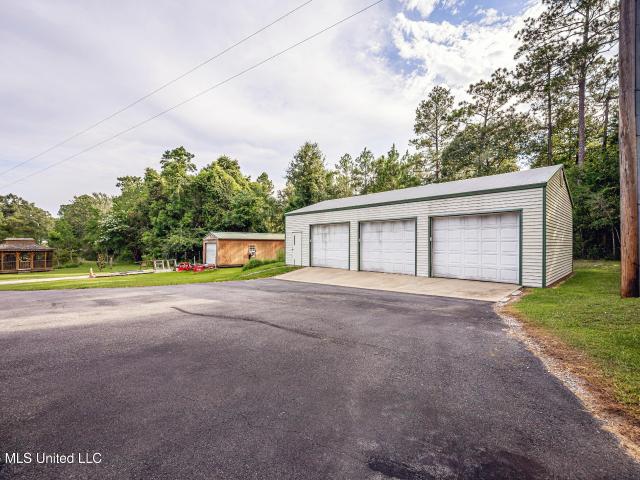 17505 W Spring Lake Drive