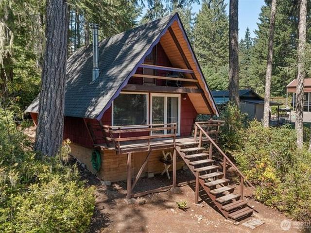 1750 N Colony Surf Dr, Lilliwaup, WA 98555