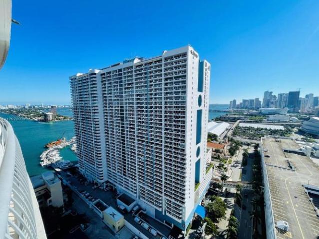 1750 N Bayshore Dr #3010 Miami, FL 33132