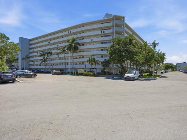 1750 NE 191st St Apt 811, North Miami Beach, FL 33179