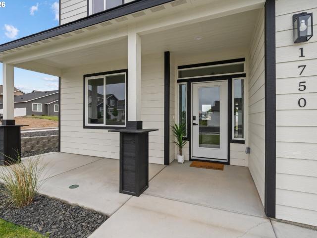1750 NE 8th PL