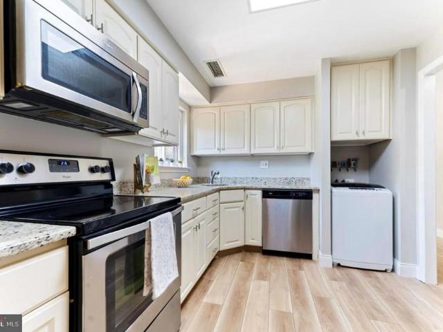 1750 Oakwood Terrace # 16C
