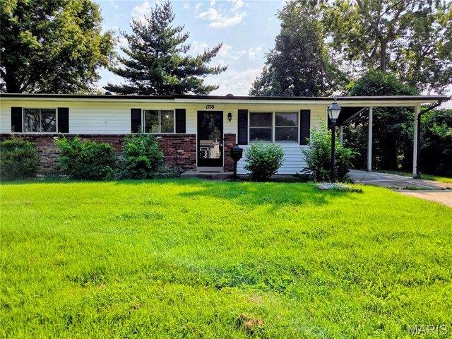 1750 Beverly Dr, Florissant, MO 63031