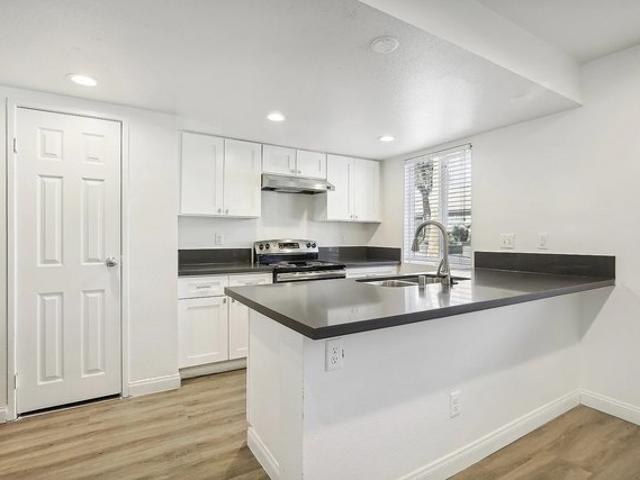 1750 Karen Ave, Las Vegas, NV 89169