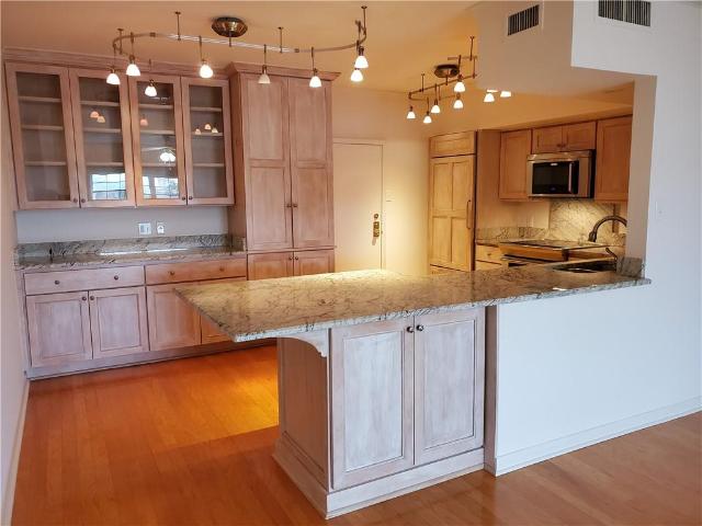 1750 St Charles Avenue # 533