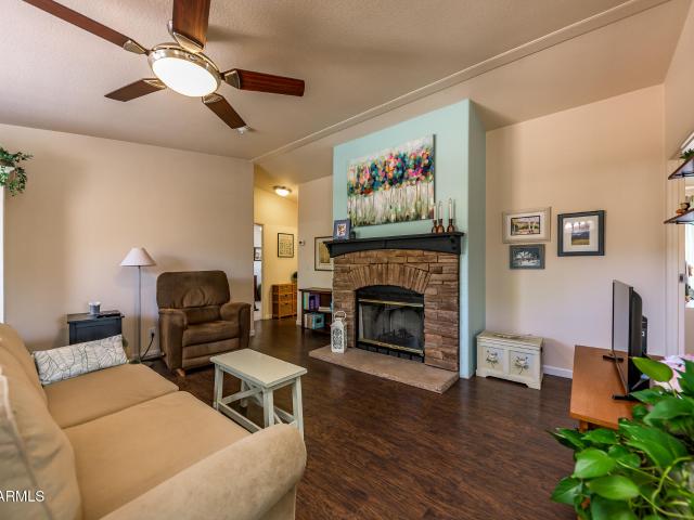 1750 w sherrie drive