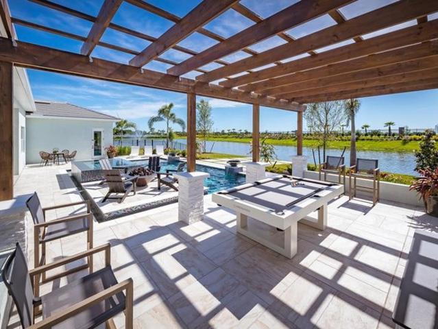 17511 Fairwinds Dr, Lakewood Ranch, FL 34202
