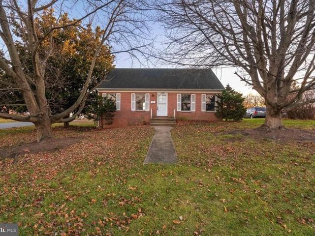 17511 Gay St, Hagerstown, MD 21740