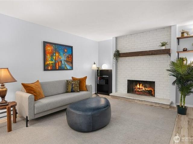 17518 st Ave SE Apt 2 1, Renton, WA 98058