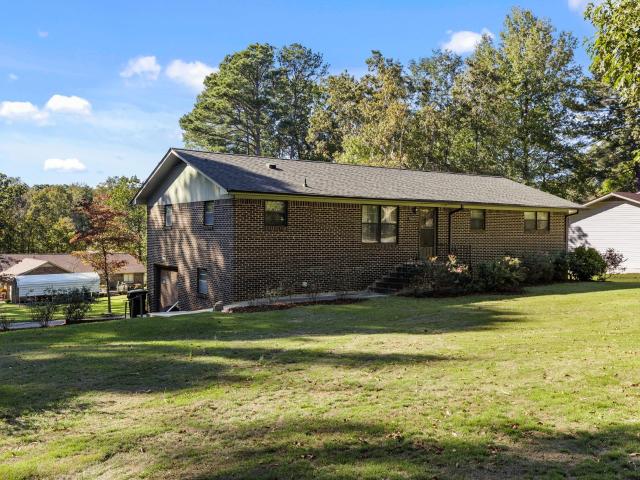 1751 Crestview Dr