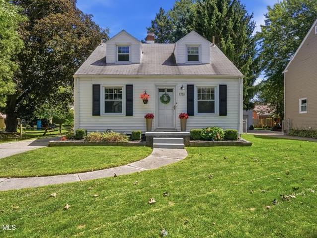 1751 Heatherdowns Blvd, Toledo, OH 43614