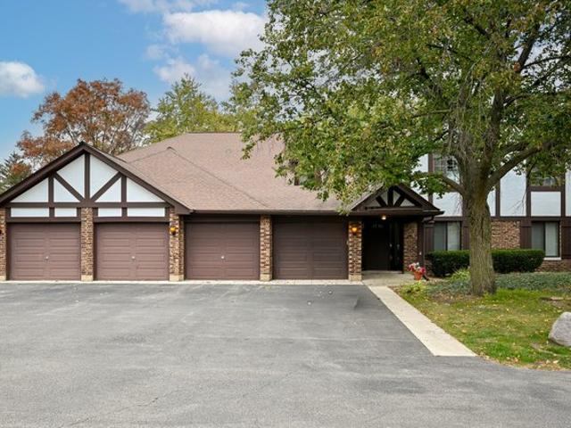 1751 Plymouth Ct Apt B, Wheaton, IL 60189