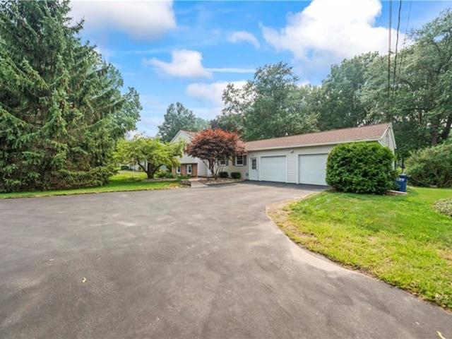 1751 Scribner Rd, Penfield, NY 14526