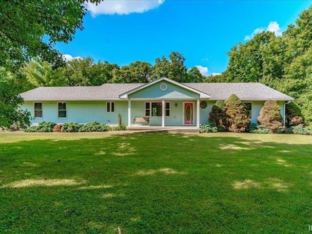 1751 Spice Valley Rd, Mitchell, IN 47446