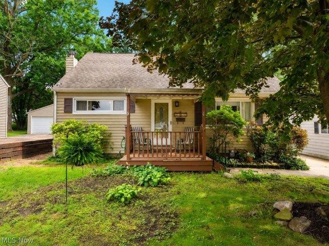 1751 Underwood St, Cuyahoga Falls, OH 44221