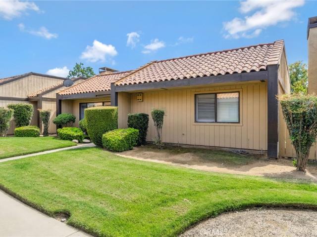 1751 W Santa Ana
