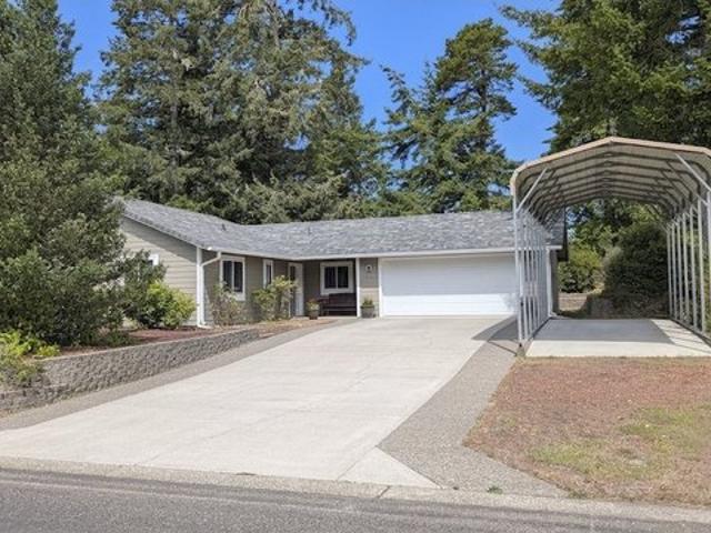 1751 Willow Loop, Florence, OR 97439