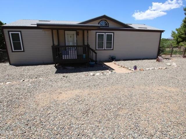 17527 E Trails End Rd, Mayer, AZ 86333