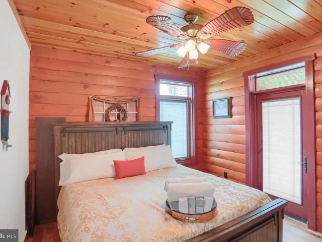 17526 Country Cottage Lane