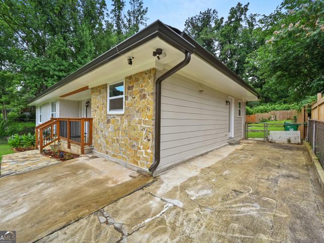 1752 Atherton Drive