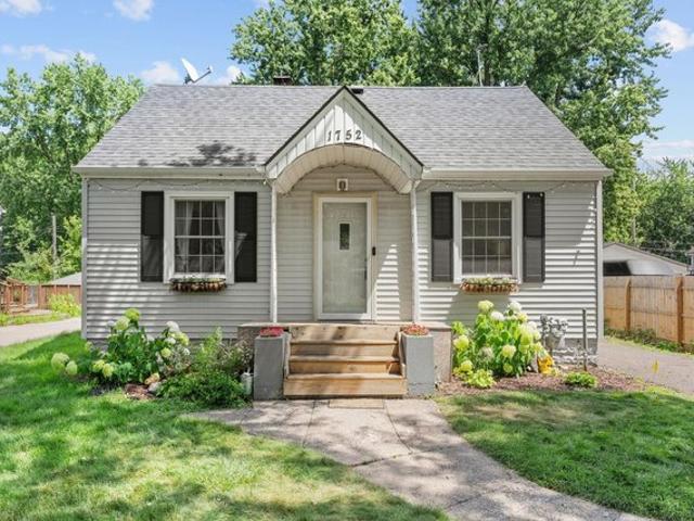 1752 Flandrau St, Maplewood, MN 55109