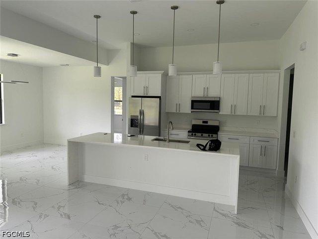 1752 Pine Ave, Lehigh Acres, FL 33972