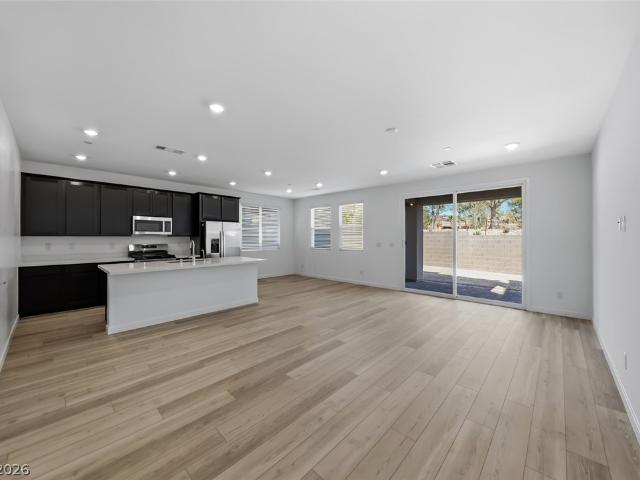 1752 Strada Nathan