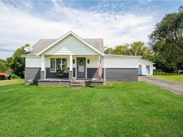 1752 S Eighty Eight Rd, Greensboro, PA 15338