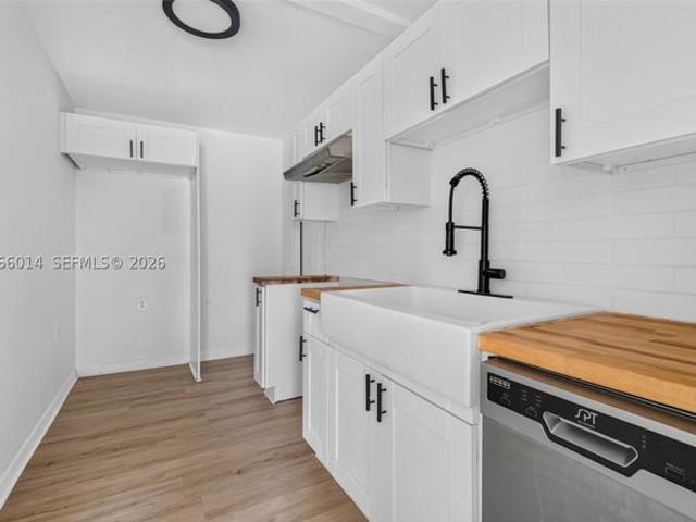1752 42nd St S, Saint Petersburg, FL 33711
