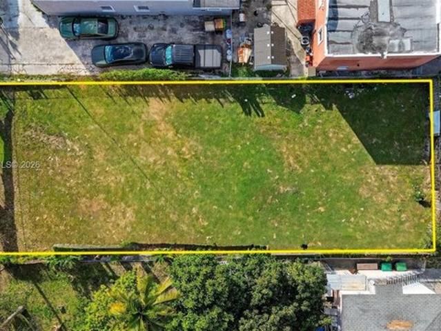 1753 NW 19th St, Miami, FL 33125