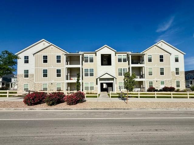 1753 N Festive Way Unit 102, Saratoga Springs, UT 84045