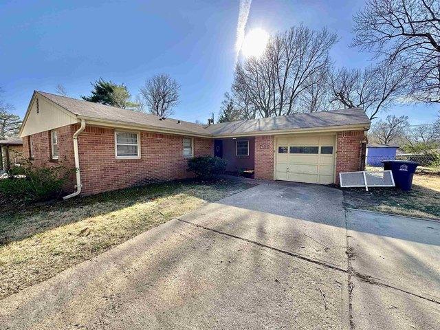 1753 Cassell Rd, Manhattan, KS 66502