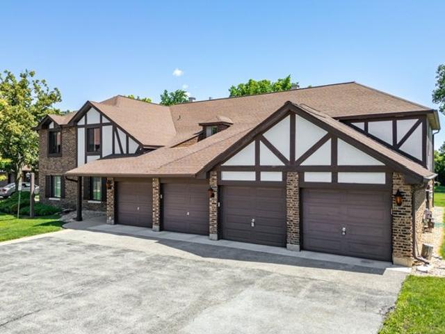 1753 Plymouth Ct Apt B, Wheaton, IL 60189