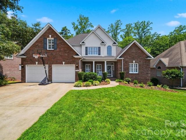 1753 30th Avenue Dr NE, Hickory, NC 28601