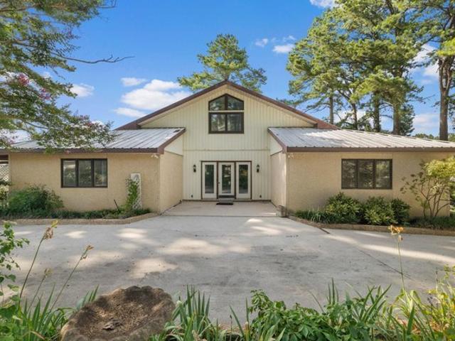 175 Bainbridge Cir, Muscle Shoals, AL 35661