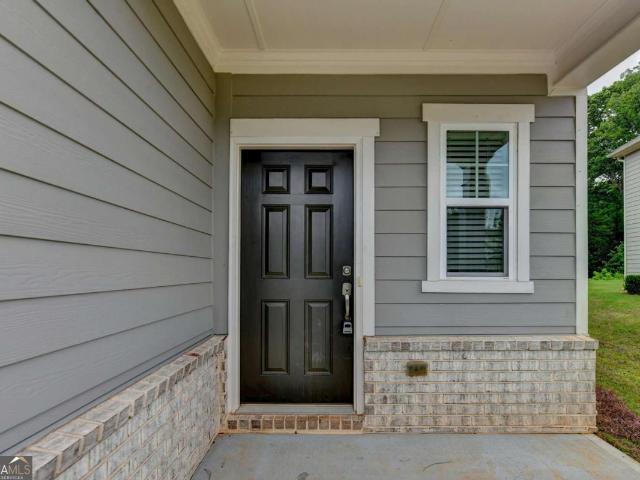 175 Grey Falcon Avenue